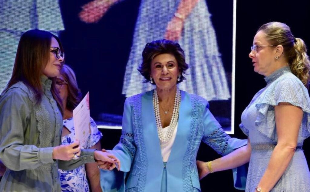 Primeira-dama de Mato Grosso recebe o título de Dama do Bem da ...