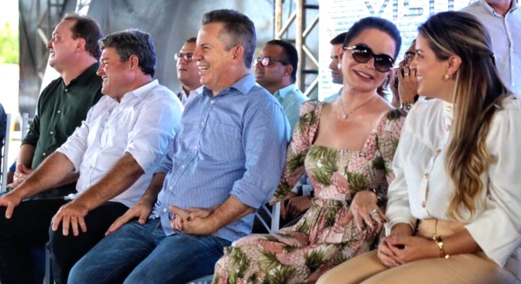 Mauro e Virginia inauguram 50 casas e lançam lago com aérea de lazer em ...